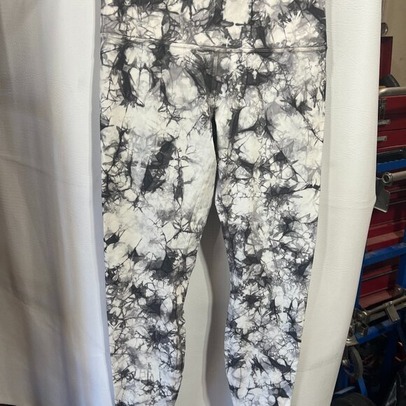 lululemon athletica | Pants & Jumpsuits | Lululemon Printed Leggings ...